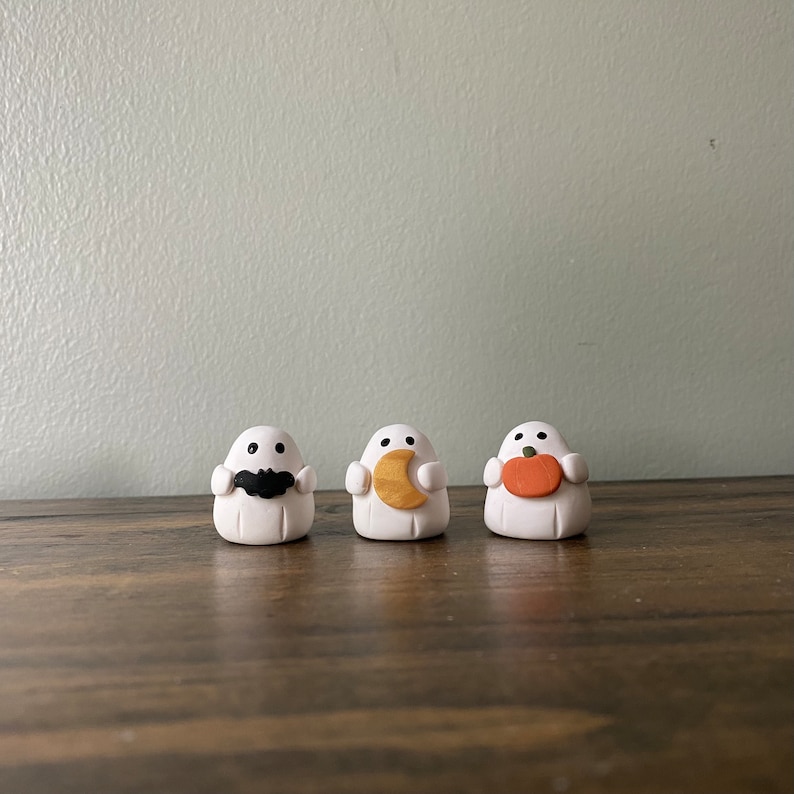 Ghost Figurine. Pocket Ghost. Halloween Decor. Halloween Figurine. - Etsy