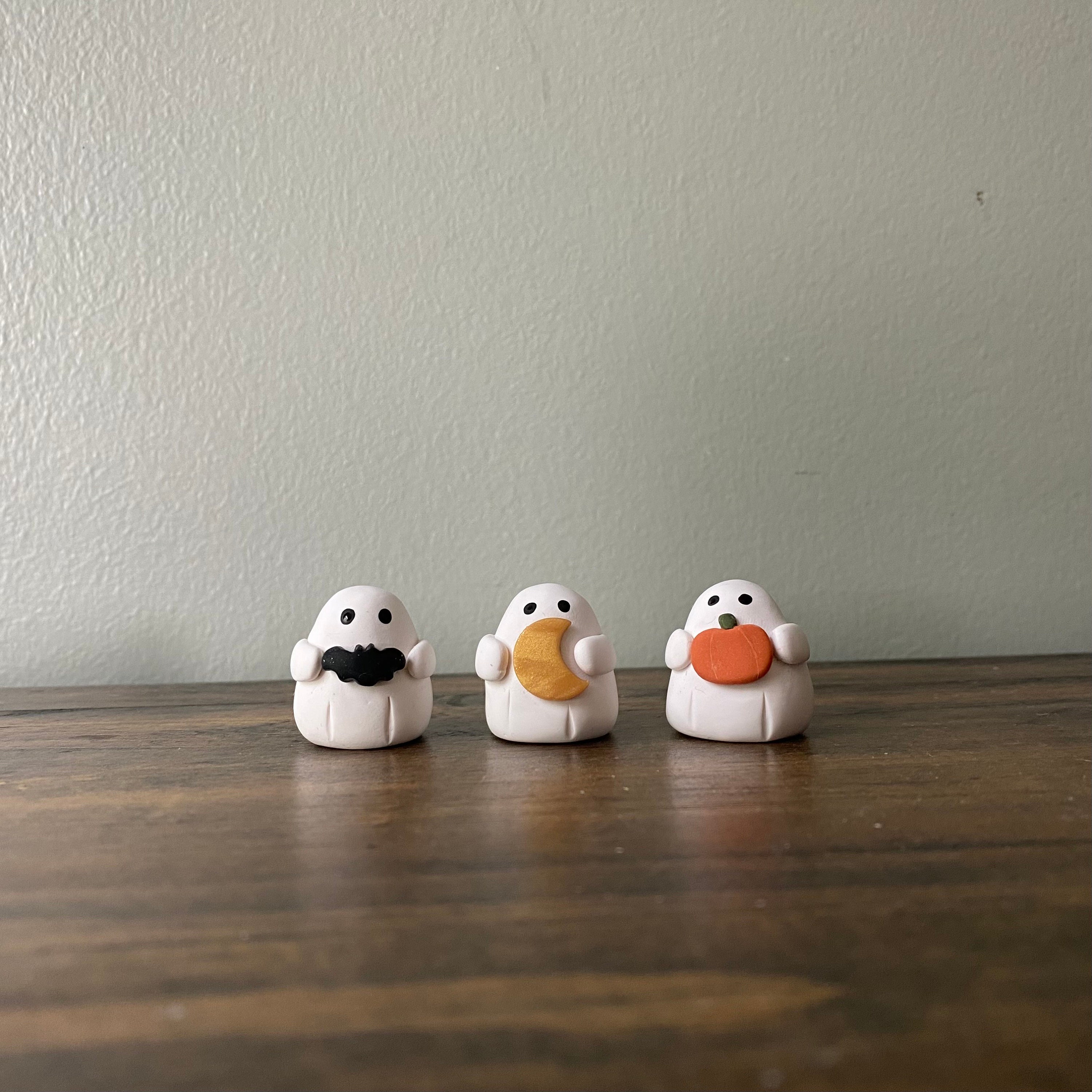 Ghost Figurine. Pocket Ghost. Halloween Decor. Halloween Figurine. - Etsy