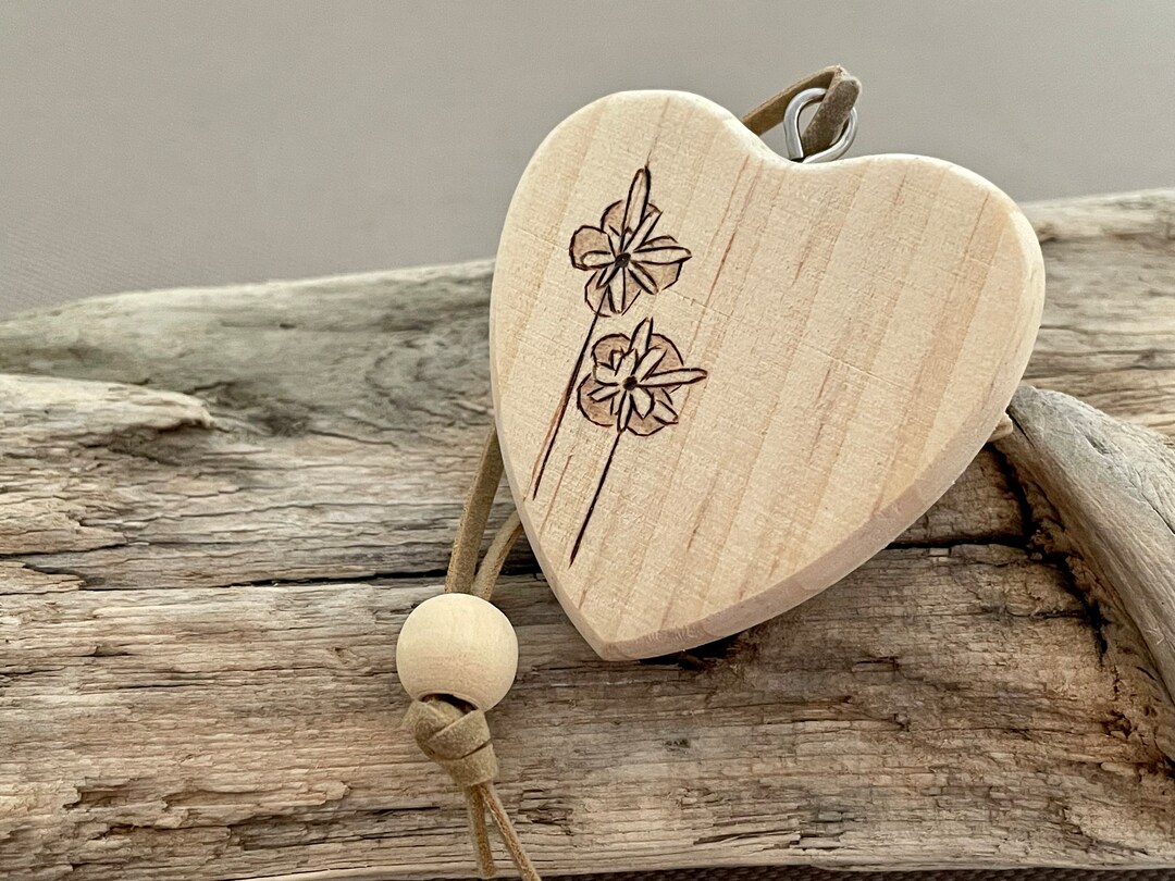 Gift Tag With NAMES & FLOWERS Personalized Pyrography on Wood - Etsy