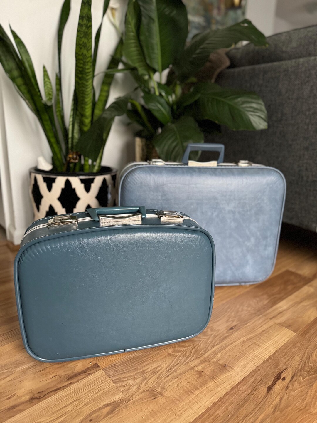 Vintage Blue Retro Hard Case Suitcase Luggage With Cream Interior ...