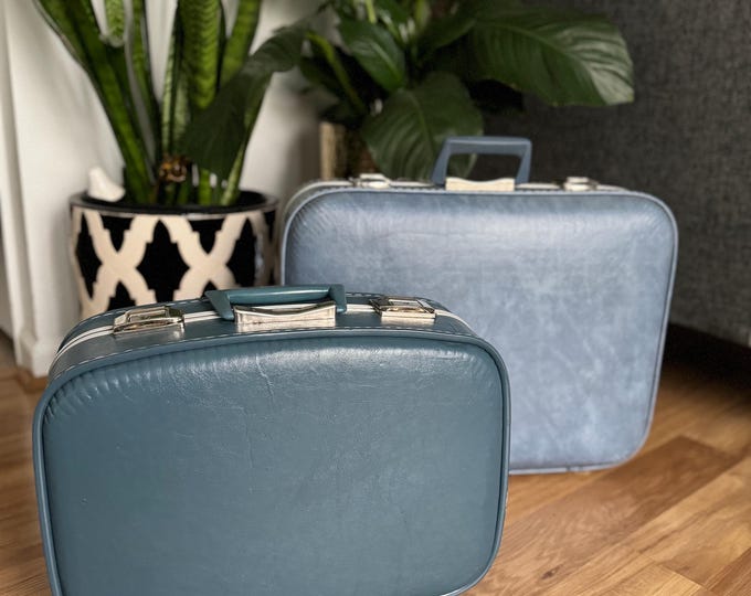 Vintage Blue Retro Hard Case Suitcase Luggage With Cream Interior ...