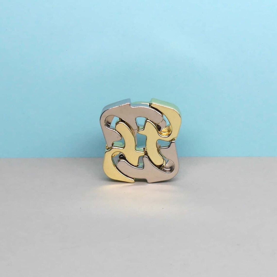 HUZZLE CAST SQUARE - Etsy