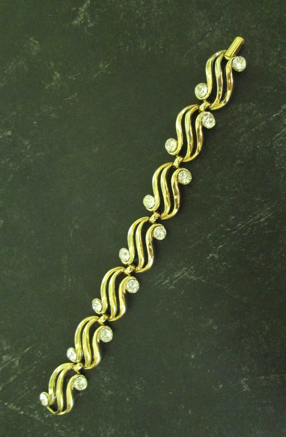 signed crown trifari rhinestone - Gem