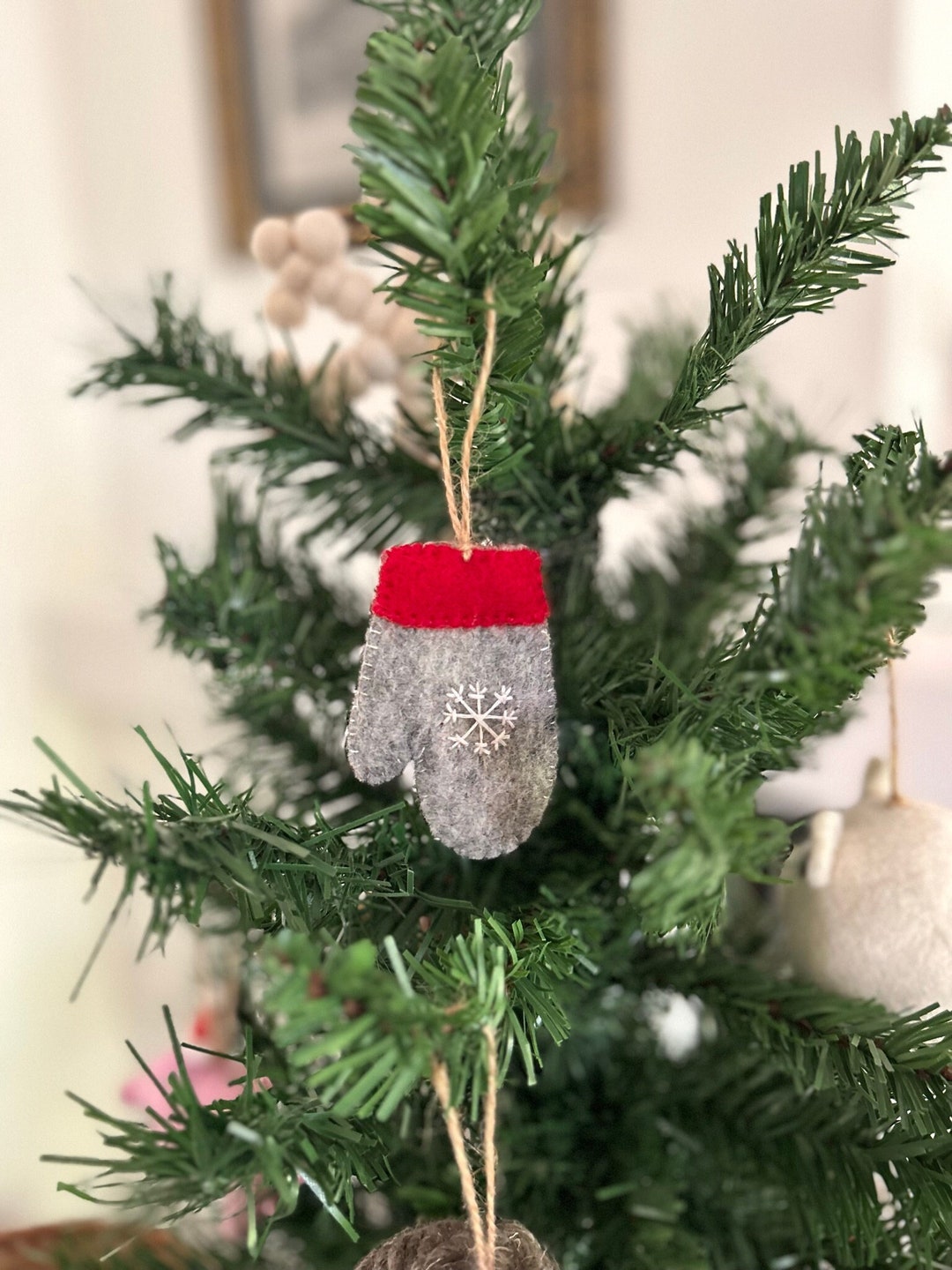 Christmas Ornament Glove Light Grey With Red I Christmas Tree ...