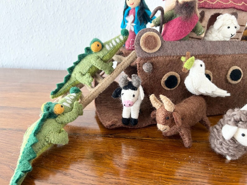 Felt Noah's Ark | Children's Puppet Show | Noah's Ark Baptism ...