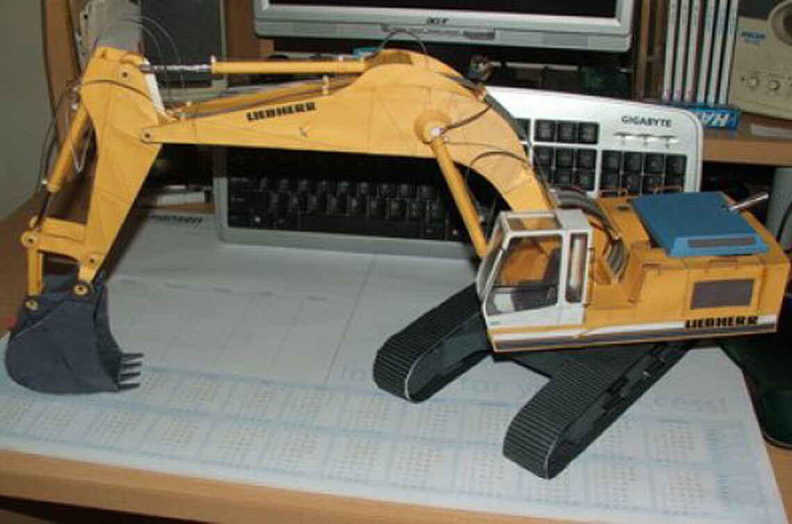 Digger Paper Model, DIY 3D Papercraft (PDF Template) - Etsy