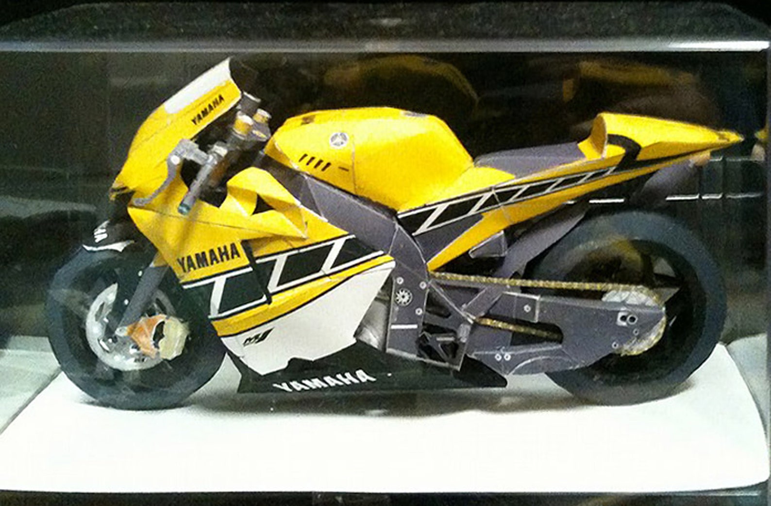 Yamaha YZR-M1-US Realistic Papercraft 3D Paper Model, Motorcycle, Paper ...
