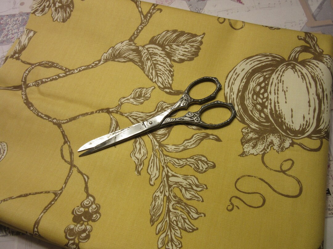 Vintage Red Fabric With White Fabric Remnant Medium Cotton - Etsy