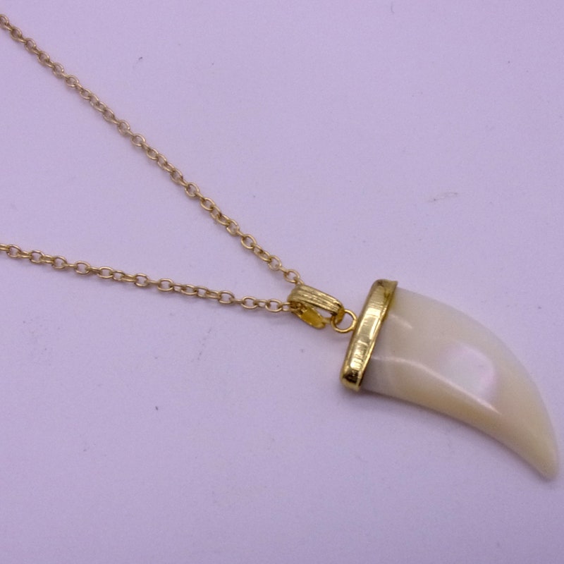 Carved Bear Claw Pendant - Etsy