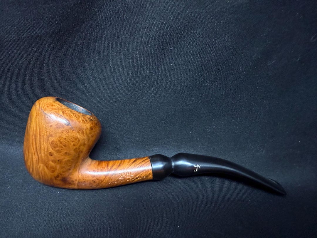 Danish Estates: JARL Made in Denmark (826) Oil Hardened Smooth Bent ...