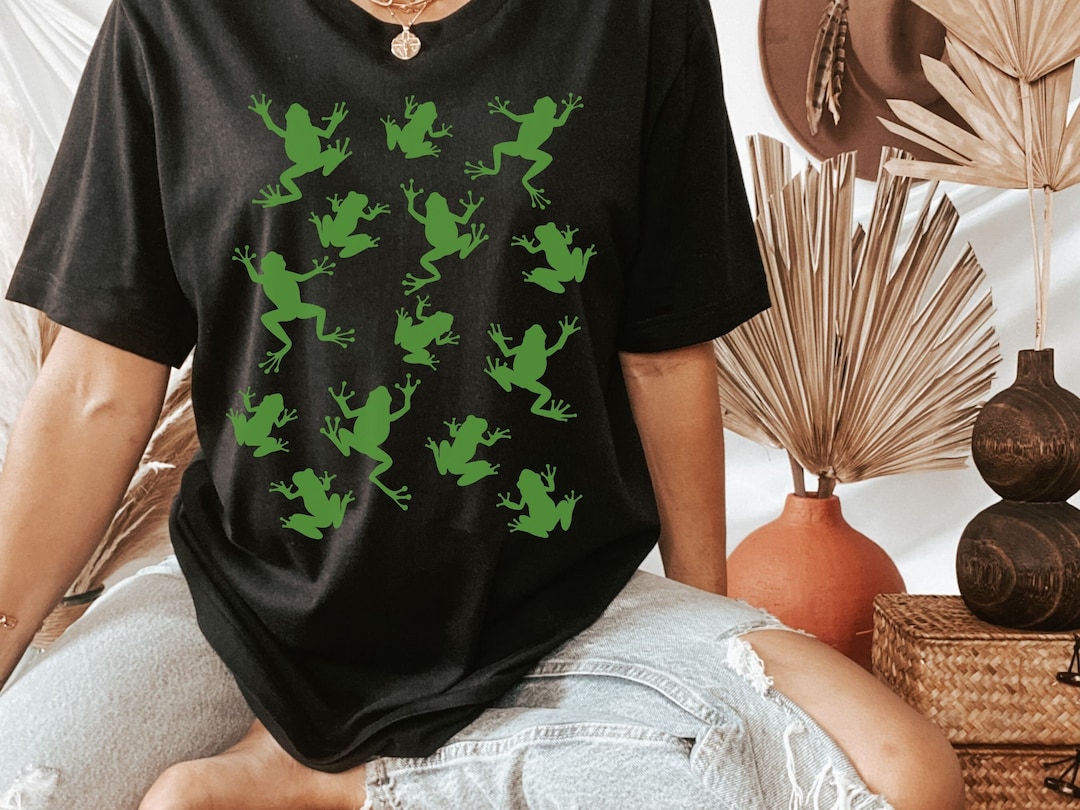 Frog T-shirt, Climbing Tree Frogs Shirt, Cottagecore Frog Shirt, Funny ...