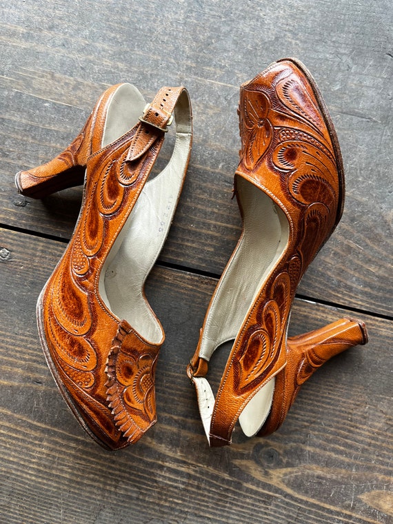 Vintage Hand Tooled Leather Peep toe Heels 5.5 - Gem