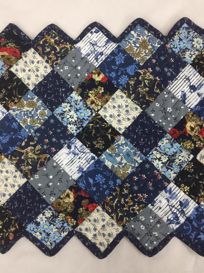 Table Runner Quilted Patchwork Zig Zag Table Runner & Table Toppers ...
