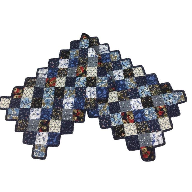 Table Runner Quilted Patchwork Zig Zag Table Runner & Table Toppers ...