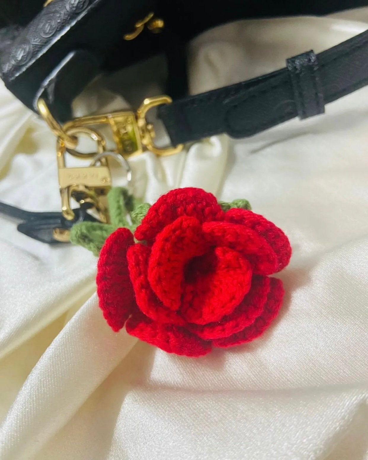 Crochet Red Rose Keychain, Handmade Knitted Rose Keychain, Red Rose Bag ...