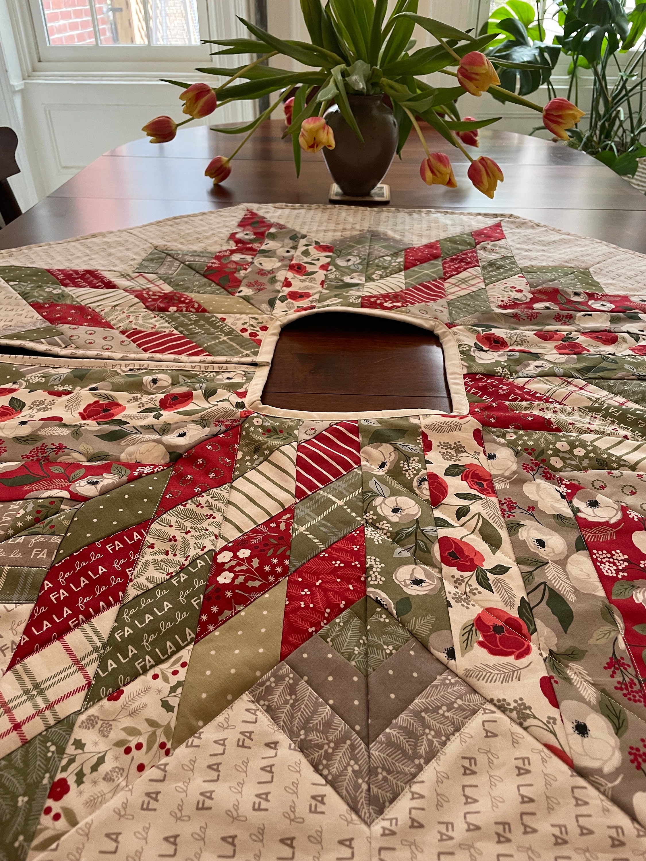 TREE SKIRT: 40" Handmade Quilted Tree Skirt - Etsy