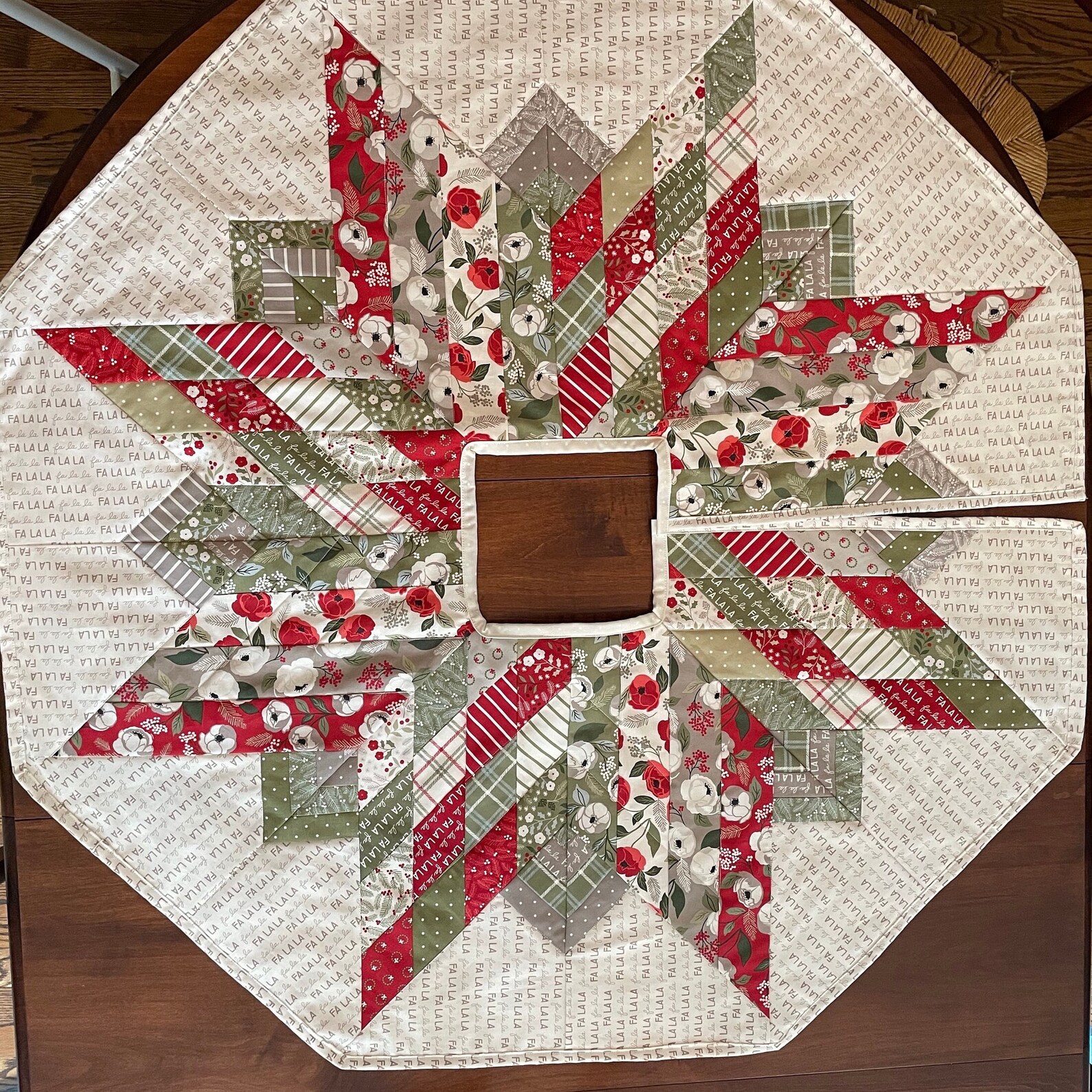 TREE SKIRT: 40" Handmade Quilted Tree Skirt - Etsy