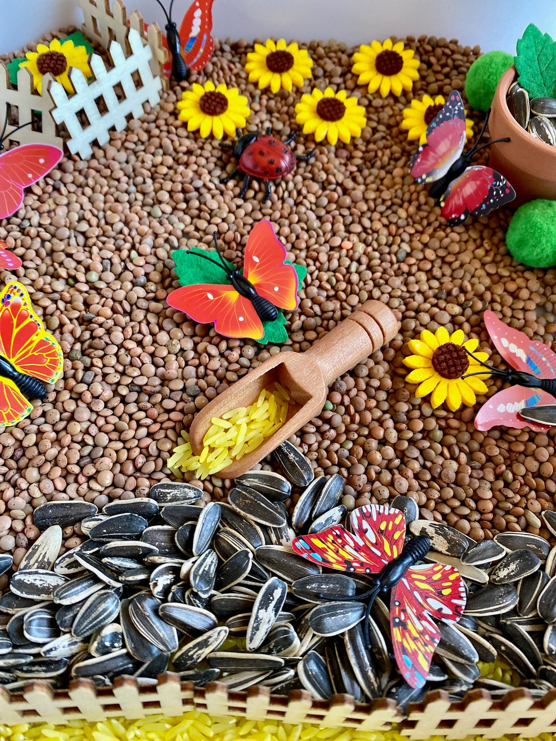 Sunflower Sensory Bin | Summer Sensory Activity for Toddlers ...