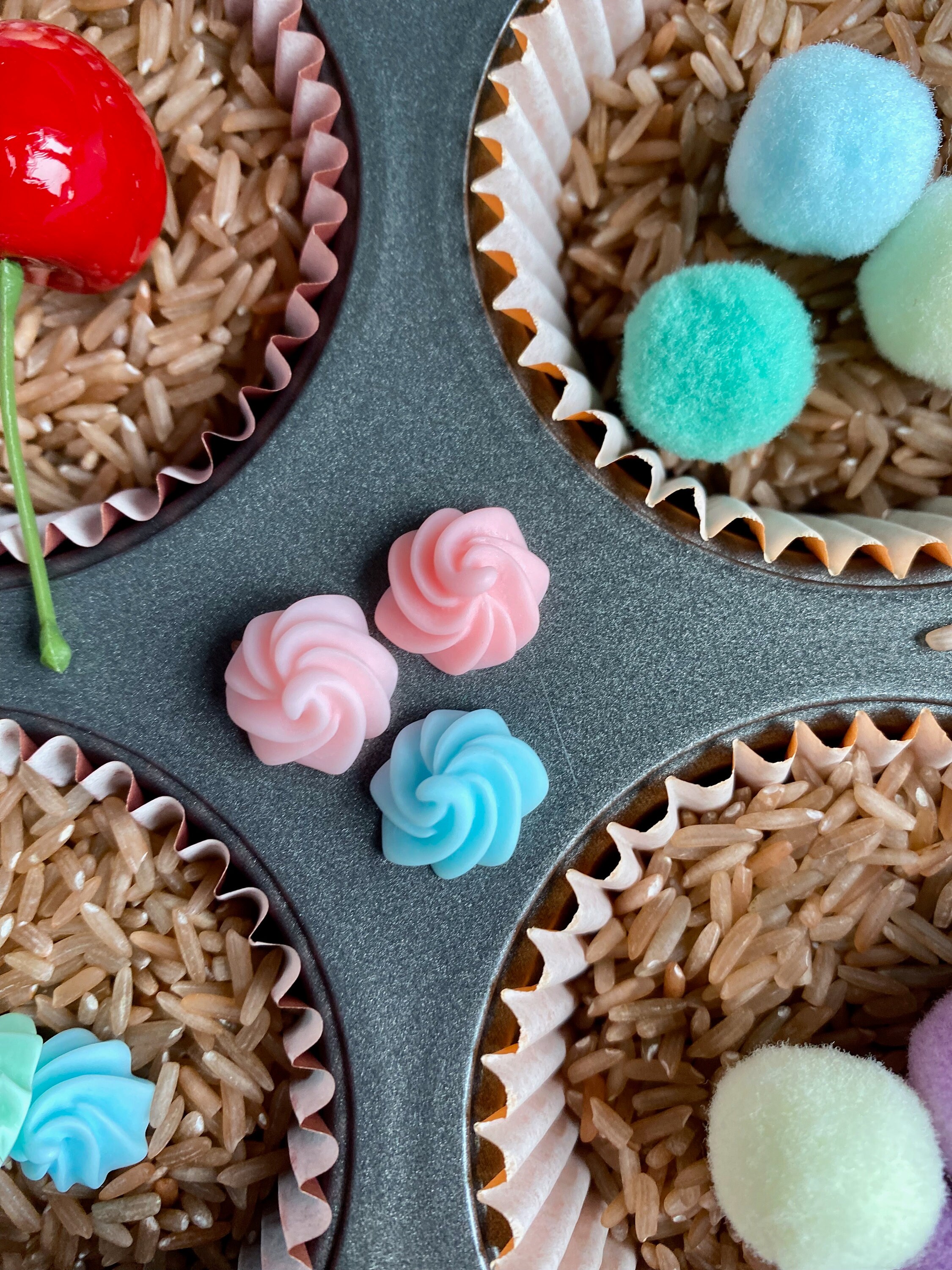 Dessert Baking Sensory Bin | Cupcake / Muffin Baking Sensory Activity ...