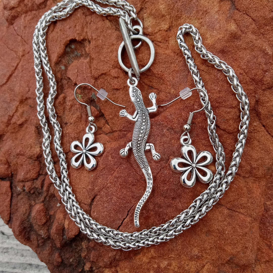 Lizard Pendant on Beautiful Sturdy 3mm Stainless Steel Foxtail Chain ...