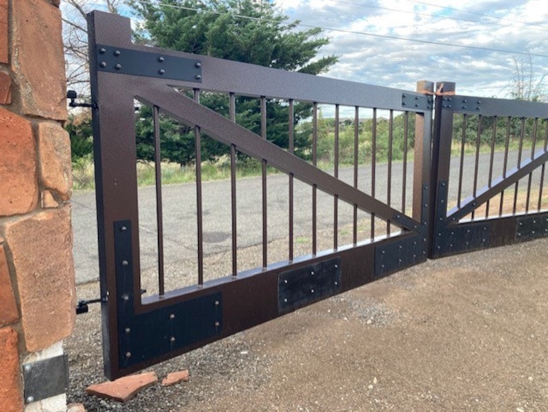 Aluminum Prescott Stockade Gate. Faux Hinges, 16' Wide, 5' High - Etsy