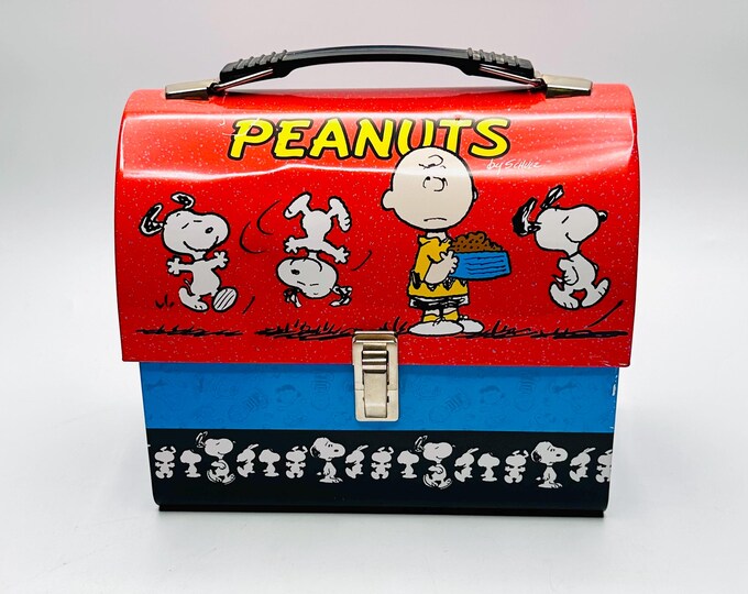 Vintage Snoopy Domed Tin Lunchbox by Vandor - Classic Peanuts ...