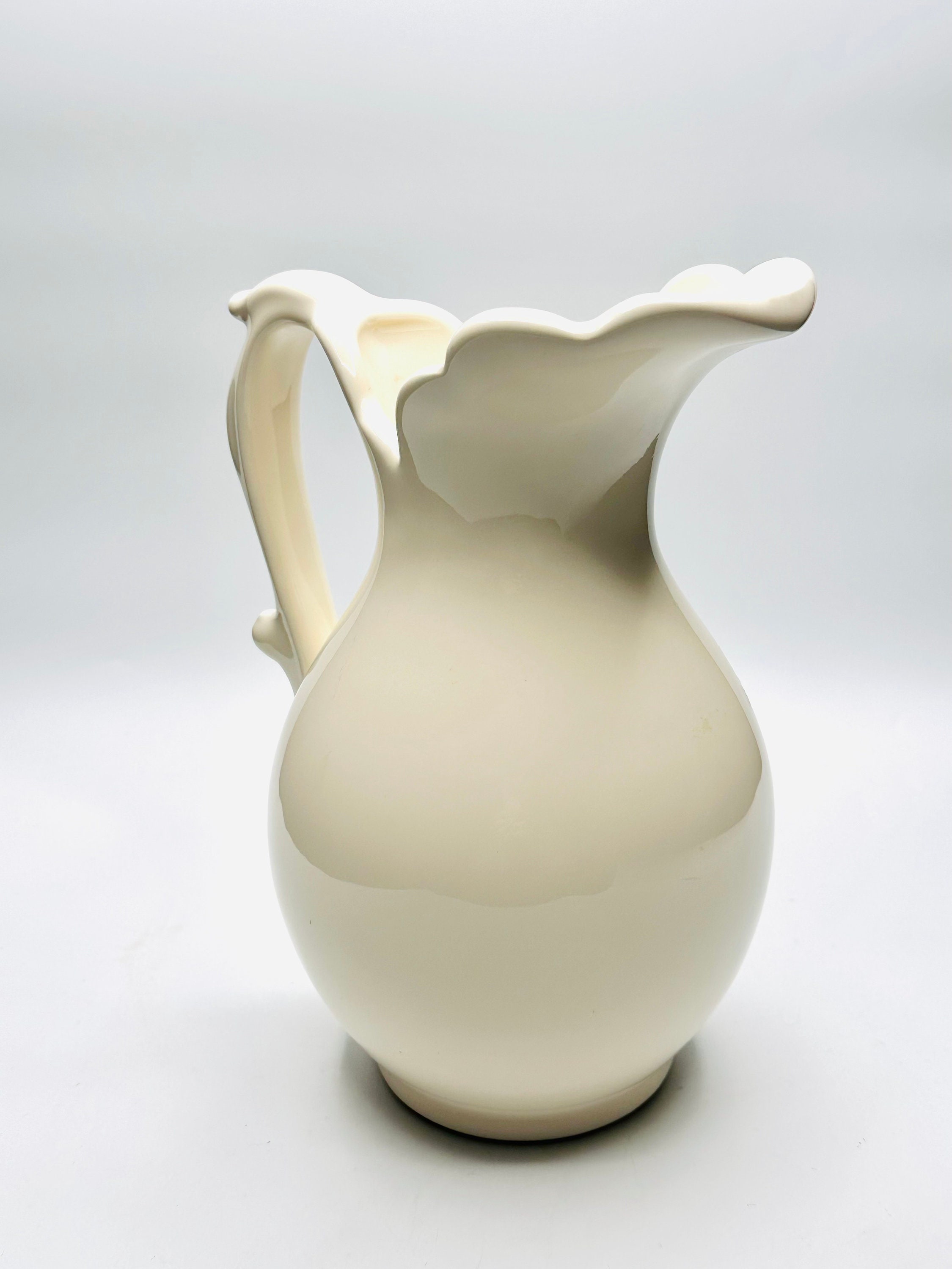 Vintage Haeger Creamy White Pottery Pitcher / USA / 64 Ounces - Etsy