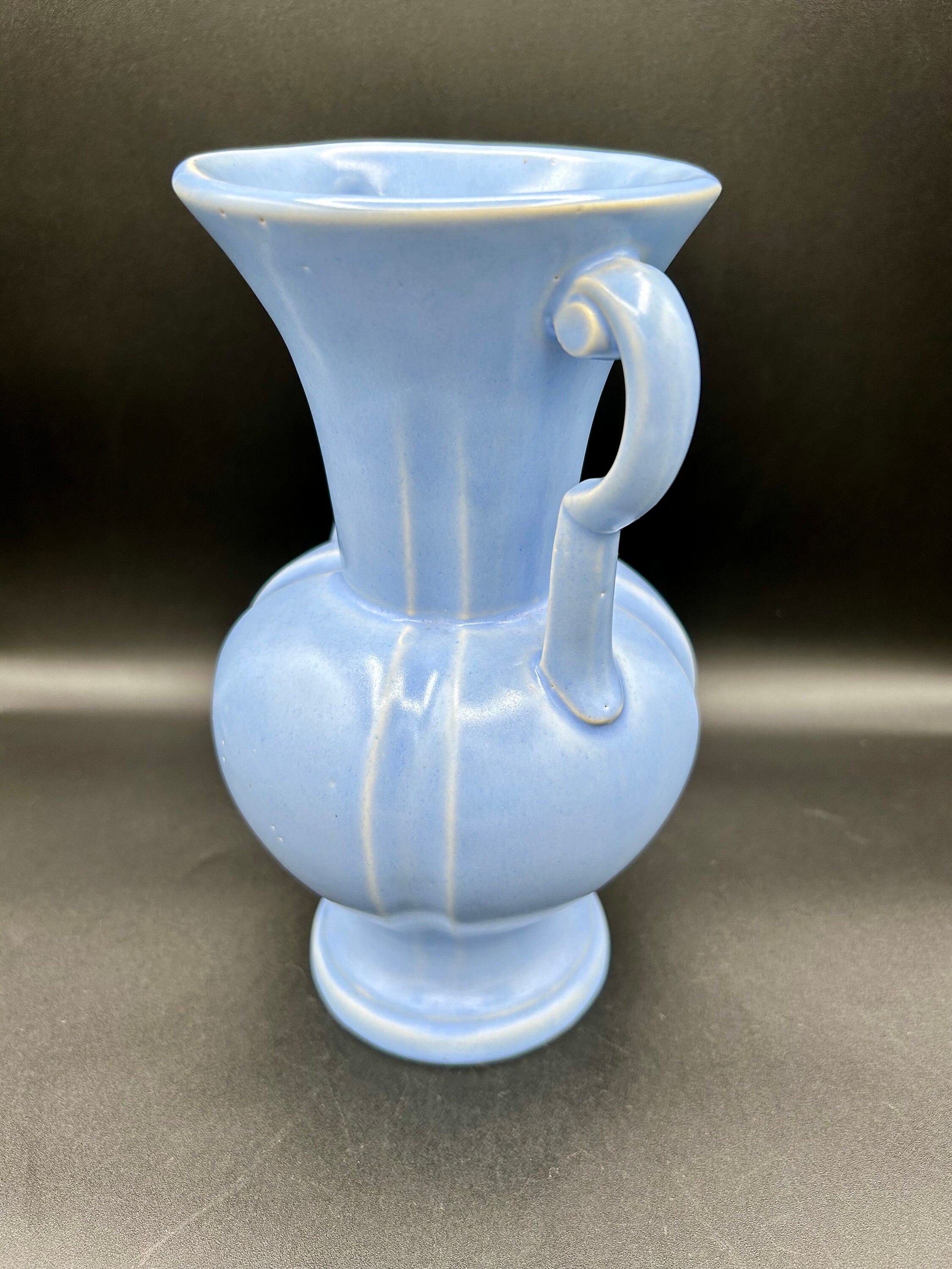 USA Pottery Art Deco Vase, Cornflower Blue - Etsy