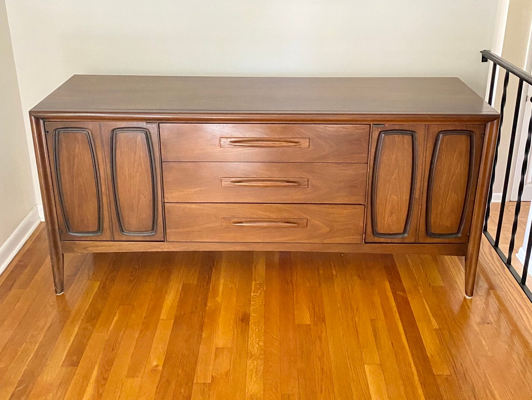 Mid-century Modern Broyhill Emphasis Walnut Credenza - Etsy