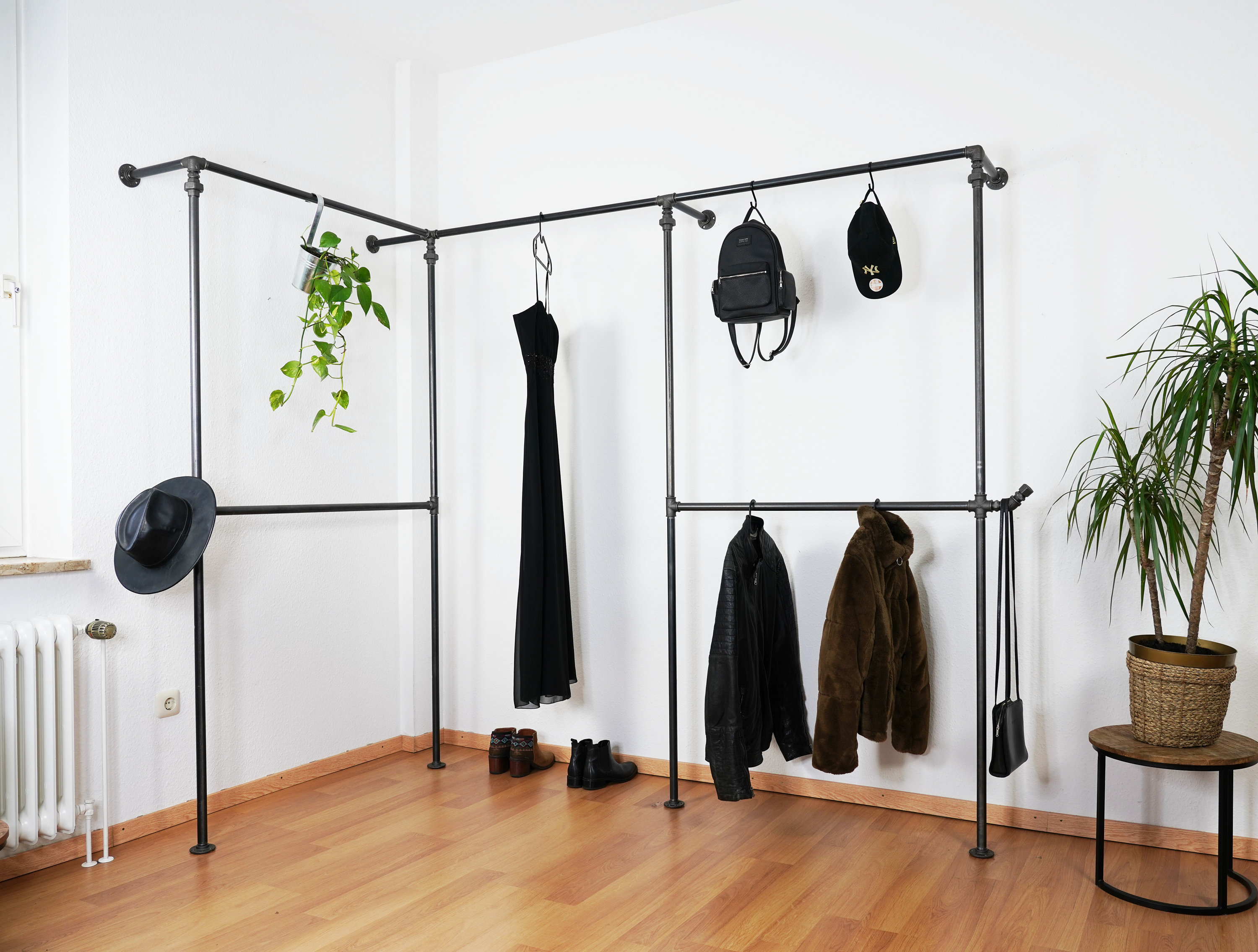Walk-in Closet Clothes Rail Clothes Rack Coat Rack Industrial Design ...