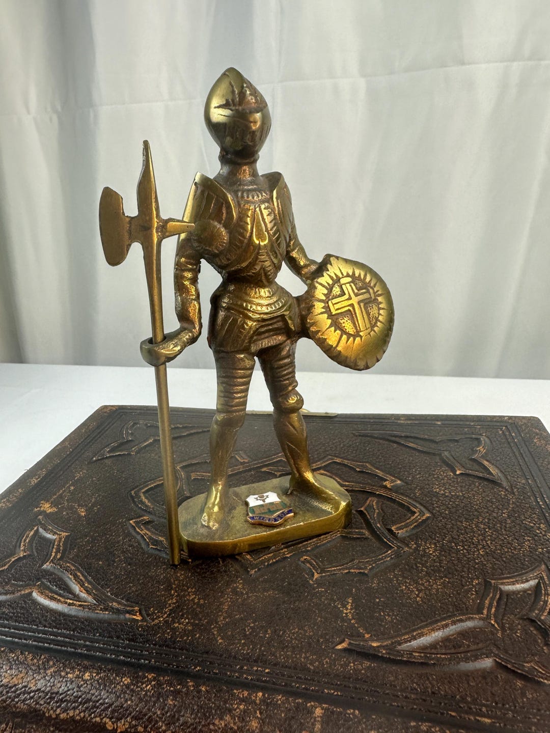 Vintage Solid Brass Knight in Armor/windsor Crest Statue/paperweight - Etsy
