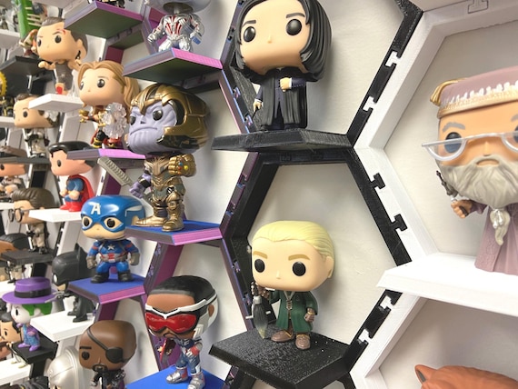 Mensola Funko Pop Espositore Funko Pop Decorazione mensola galleggiante per esposizione Funko Pop Mensola da parete con chiusura Funko Pop con palco Etsy Italia
