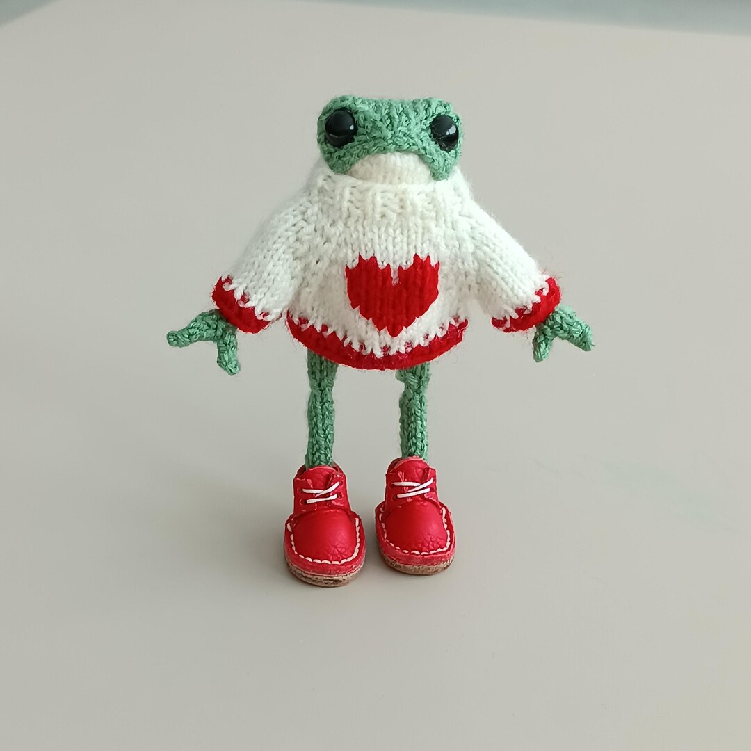 Handmade Crochet Frog Toy, Movable Arms and Legs, Frog Shoes, Amigurumi ...