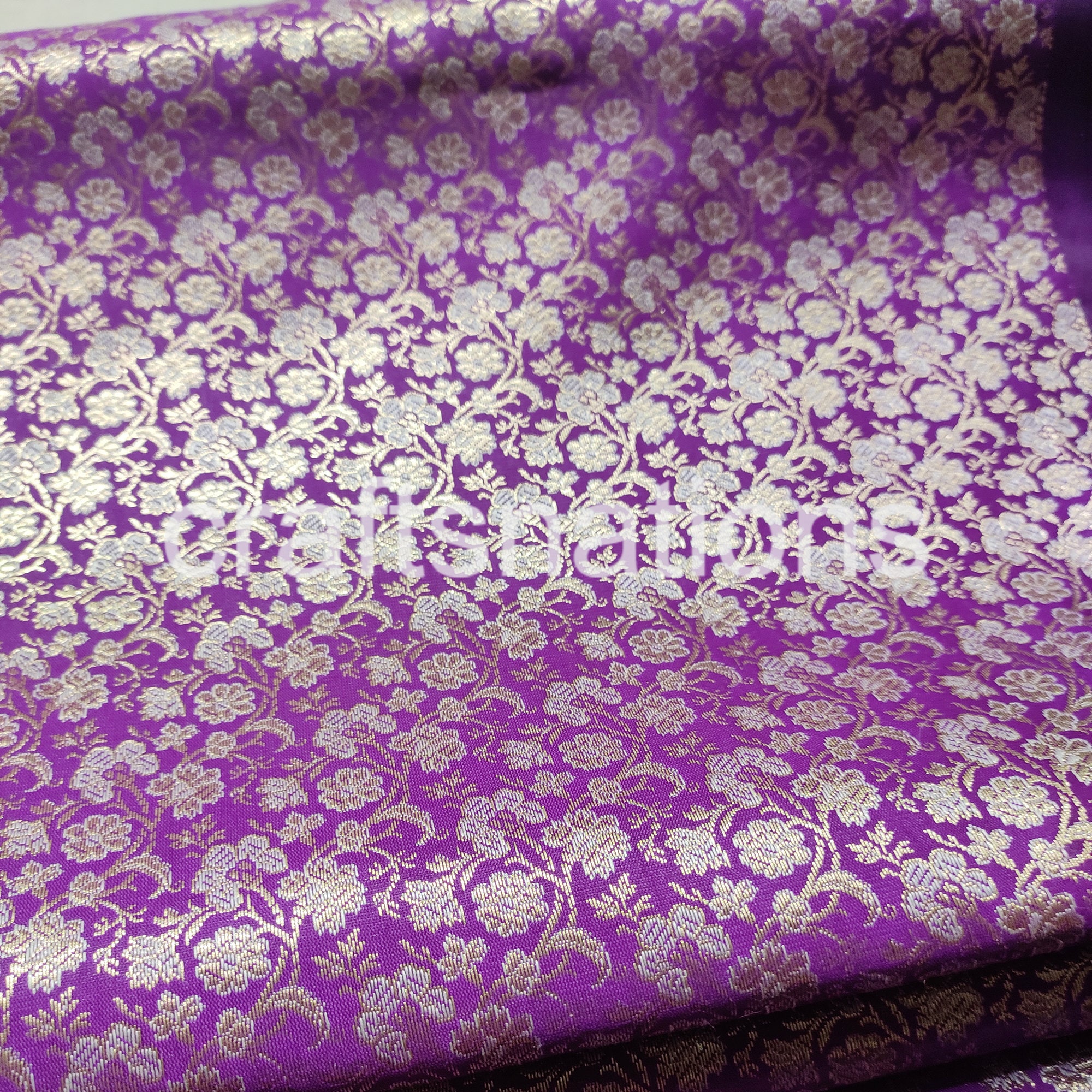 Brokat Stoff Meterware indischer Brokat Stoff lila und Gold - Etsy.de