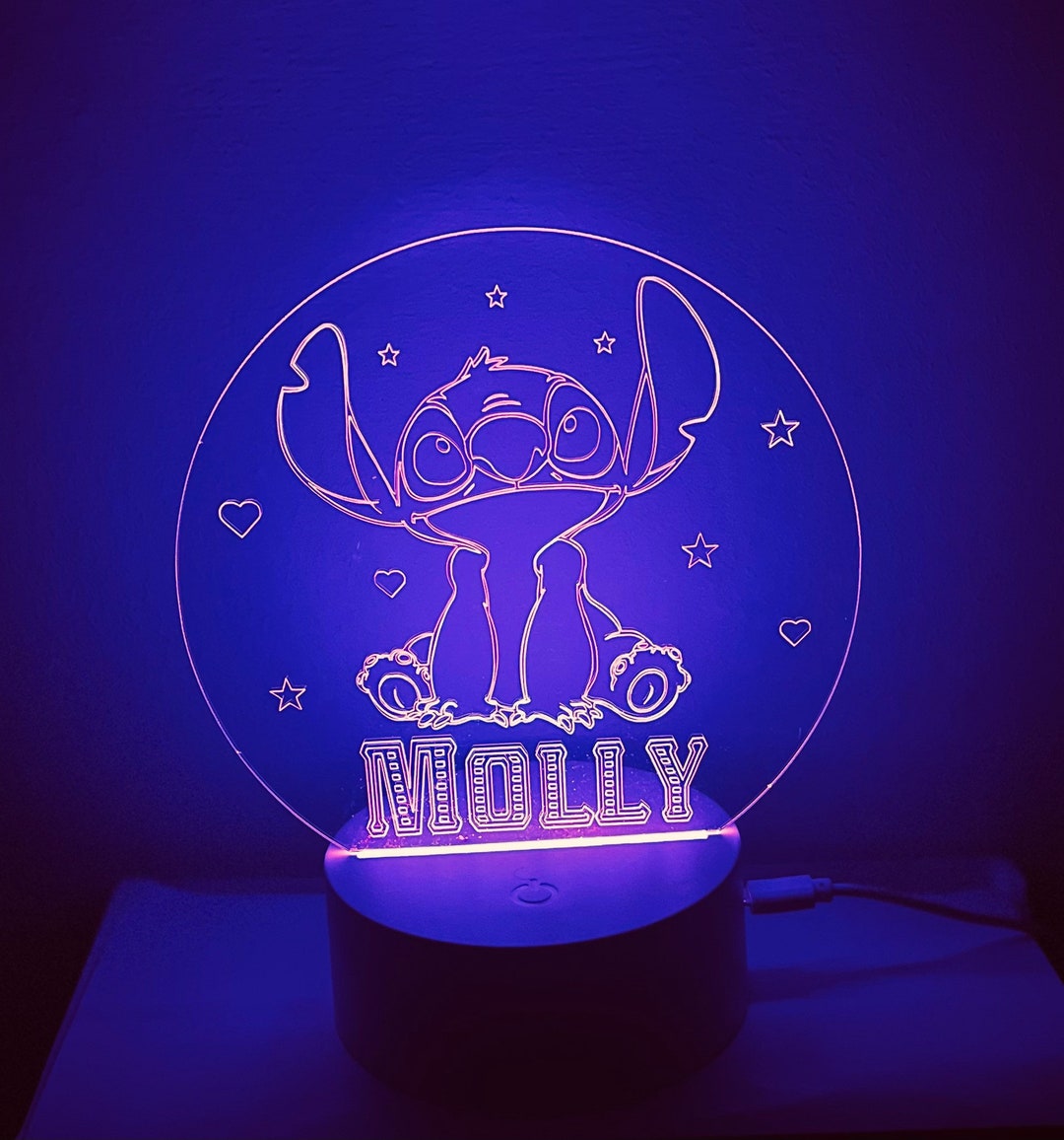Luz nocturna LED con temática de Stitch: viene totalmente personalizada ...