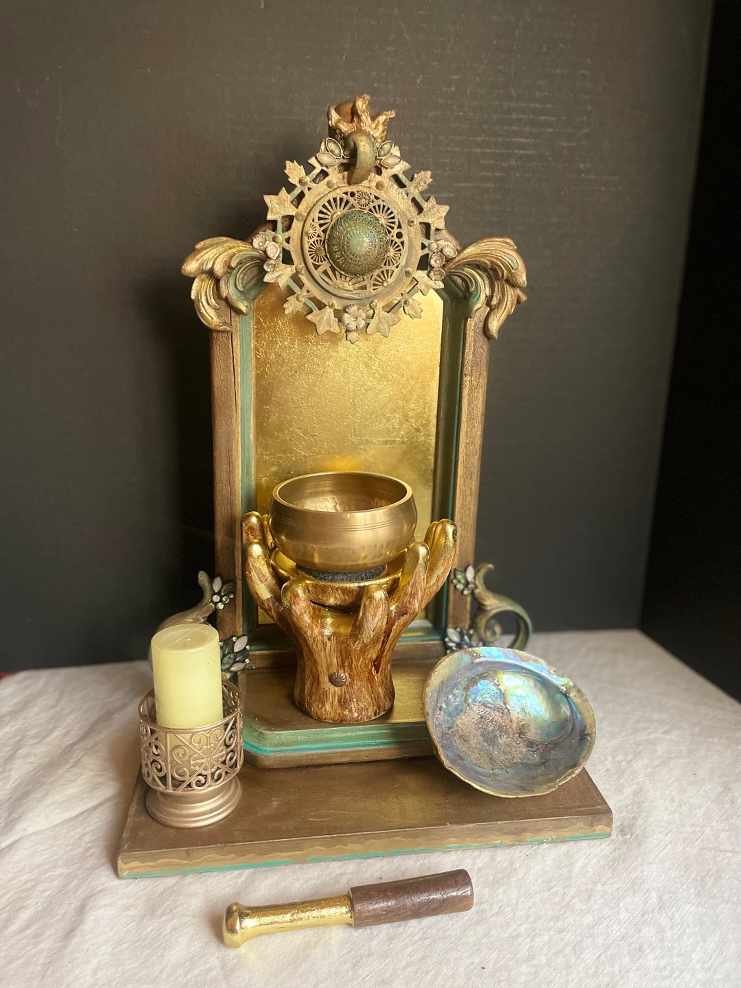 Shrine, Altar, Nicho. Golden Shrine, Moon Goddess, Meditation Altar ...