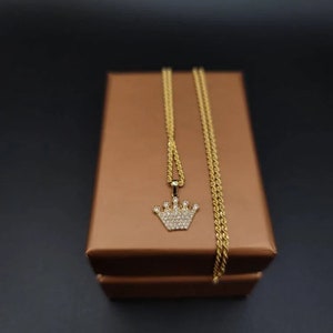 18K Solid Gold Crown Necklace. Rope Style Chain With the Unique ...