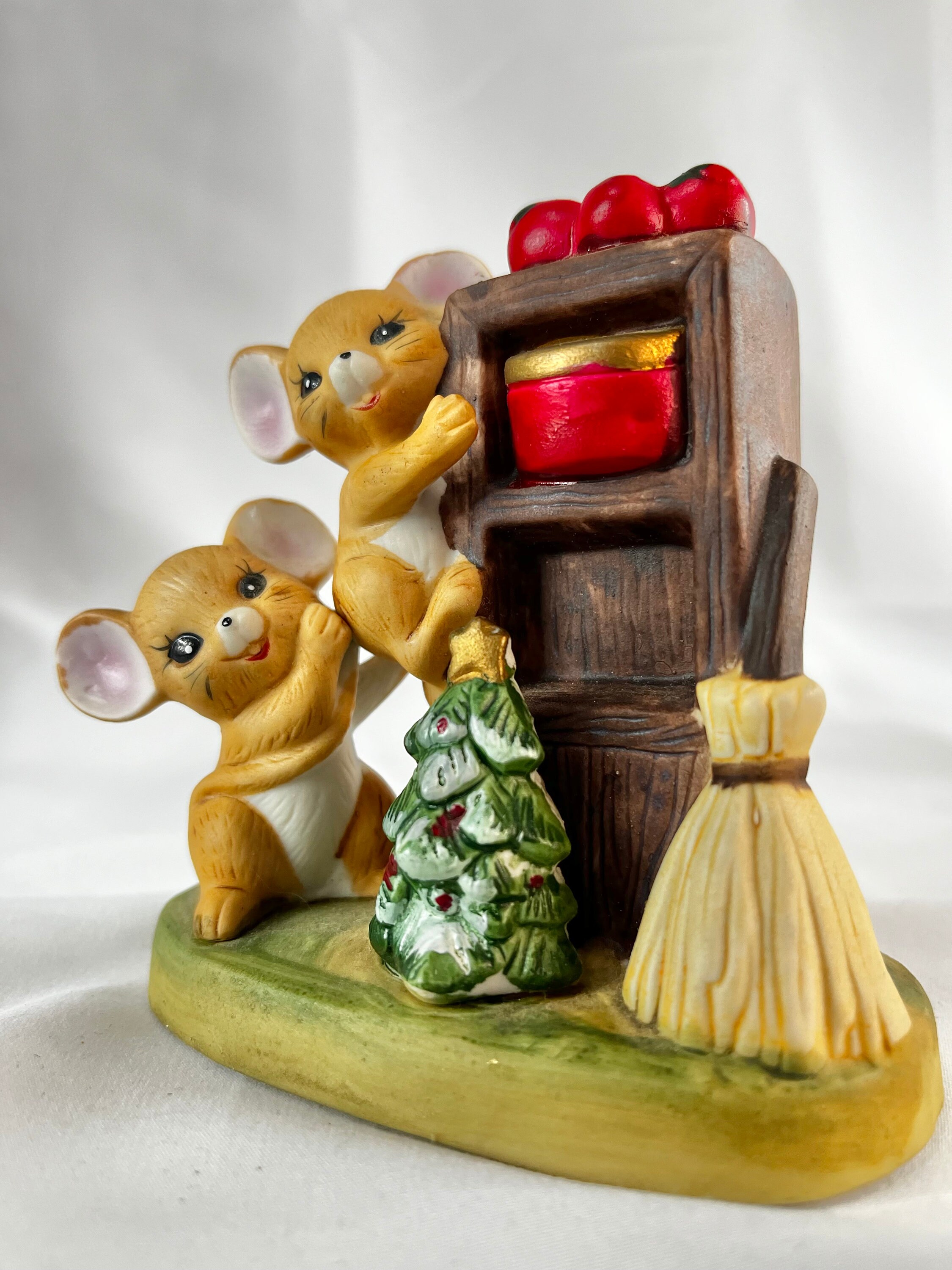 Vintage HOMCO Ceramic Mice Figurine, Collectible Christmas Cabinet ...
