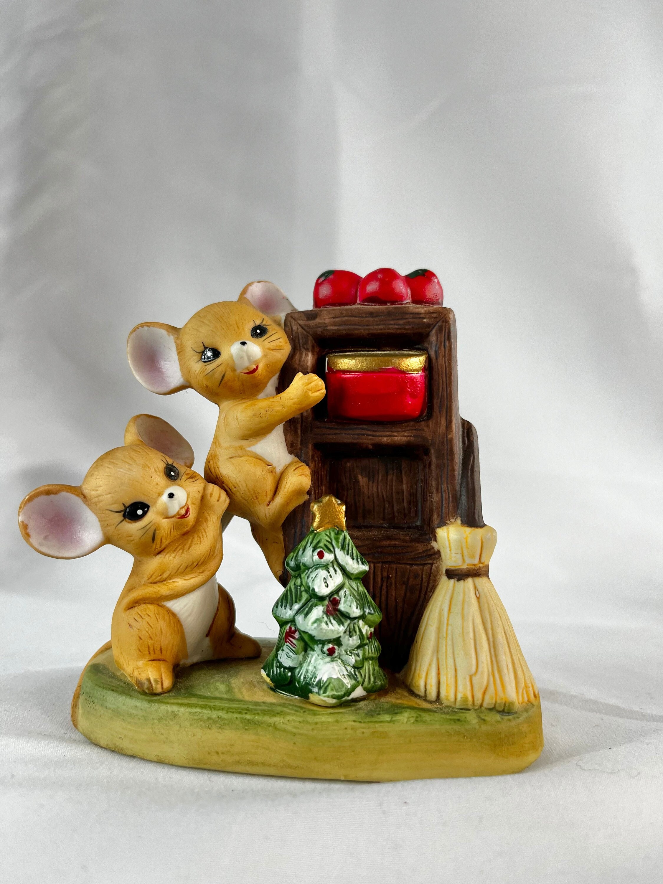 Vintage HOMCO Ceramic Mice Figurine, Collectible Christmas Cabinet ...