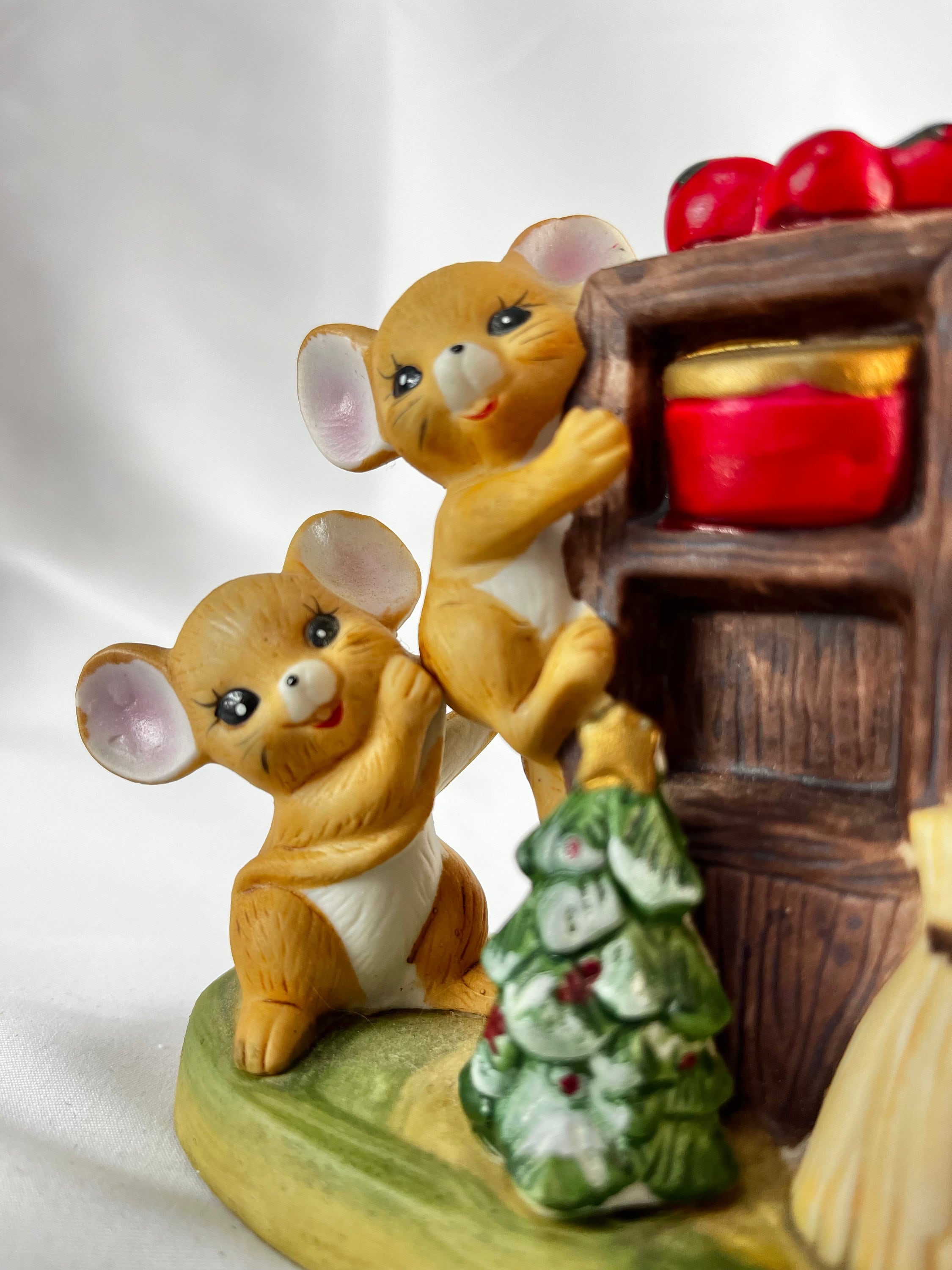 Vintage HOMCO Ceramic Mice Figurine, Collectible Christmas Cabinet ...
