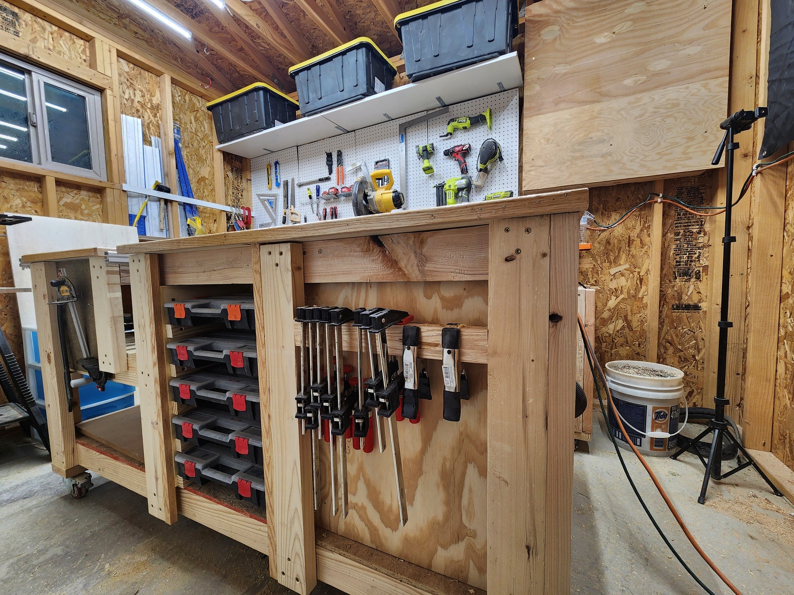 Woodworking Workbench Plans ASSEMBLY TABLE Version. Table Saw Infeed ...