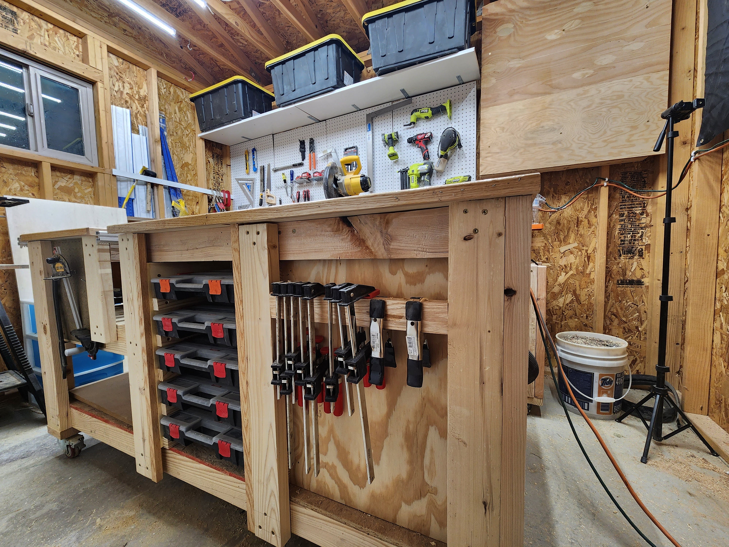 Woodworking Workbench Plans ASSEMBLY TABLE Version. Table Saw Infeed ...