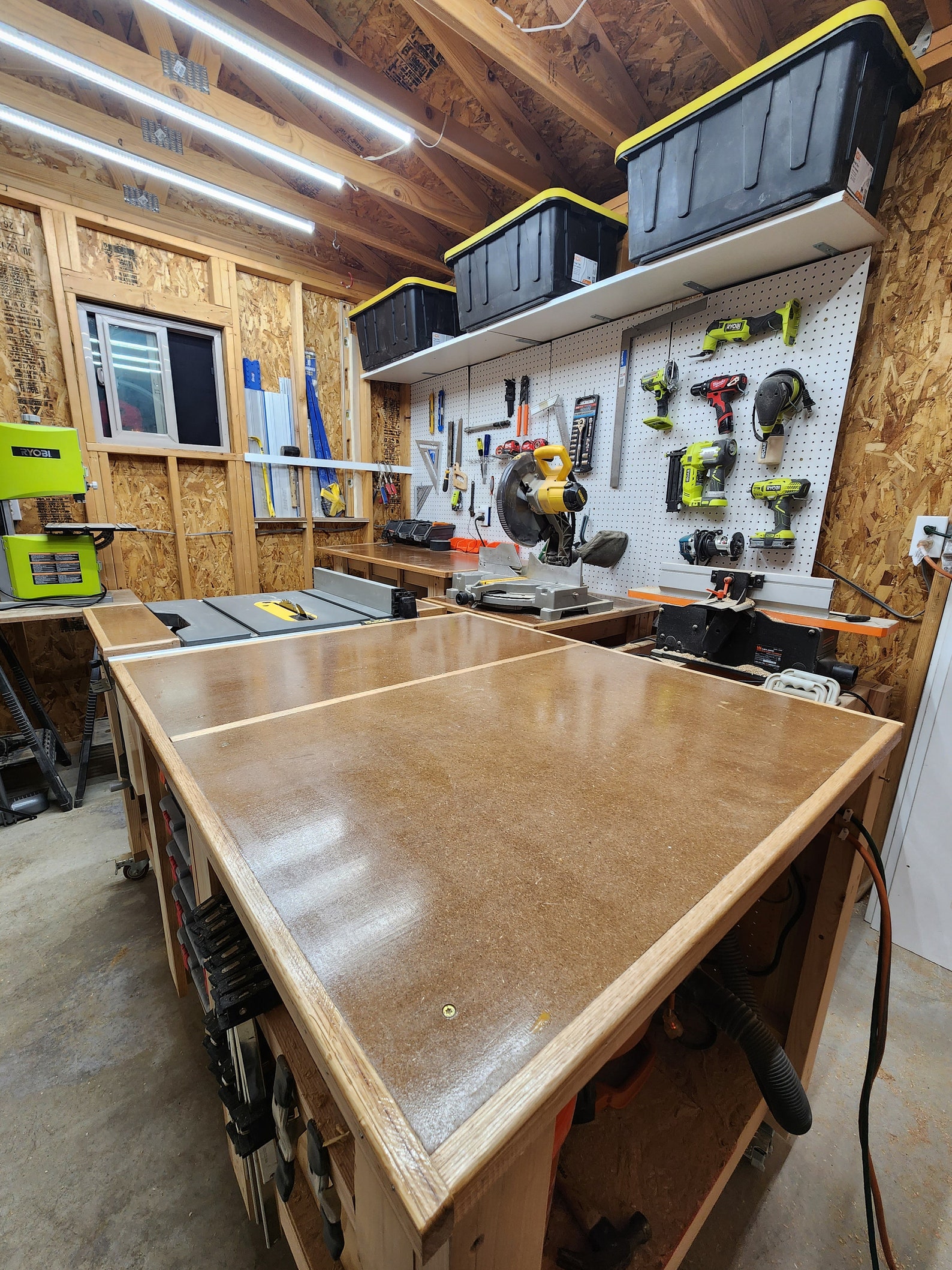 Woodworking Workbench Plans ASSEMBLY TABLE Version. Table Saw Infeed ...