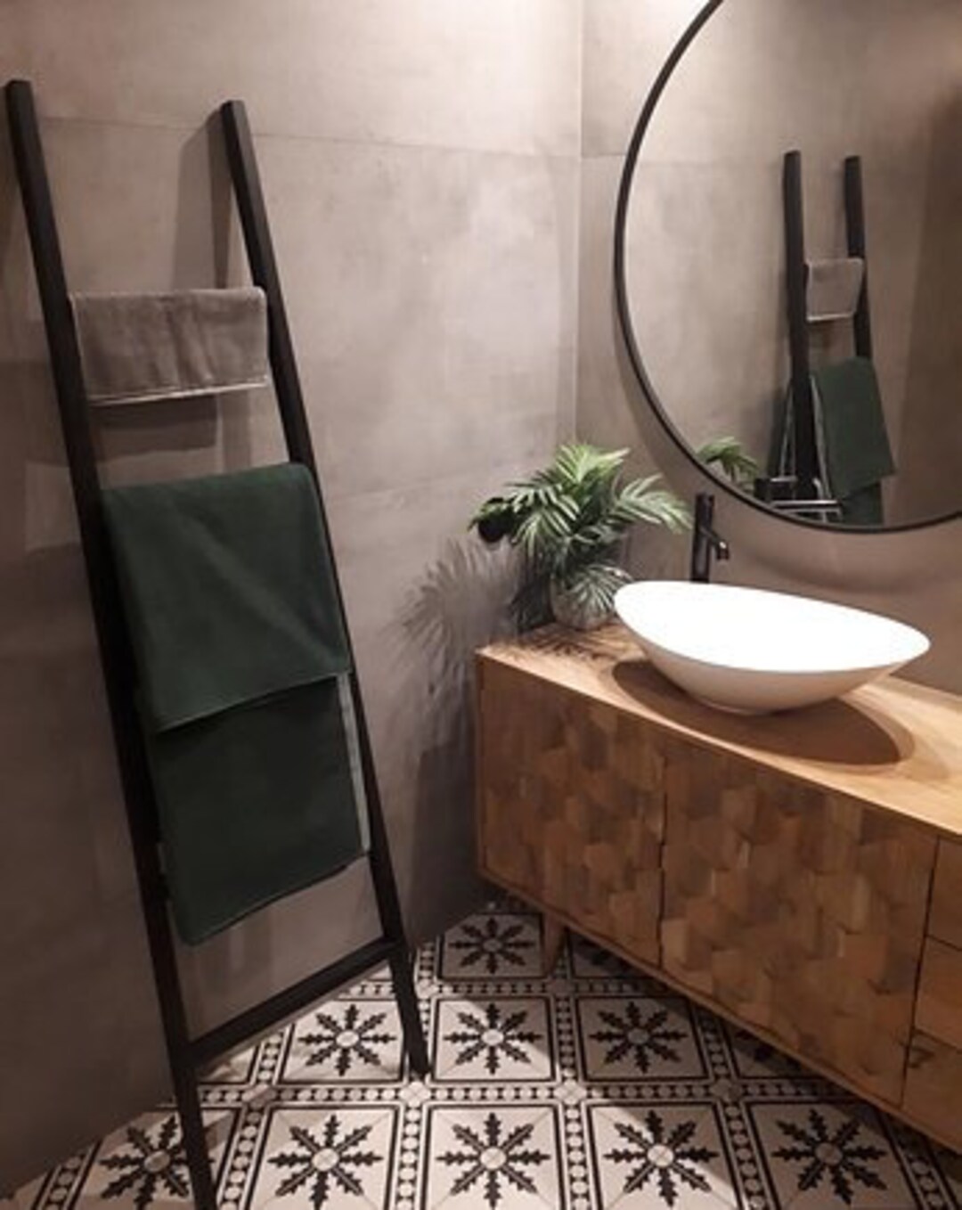 5 Tier Industrial Ladder Rack for Bathroom, Blanket Ladder Towel Holder ...