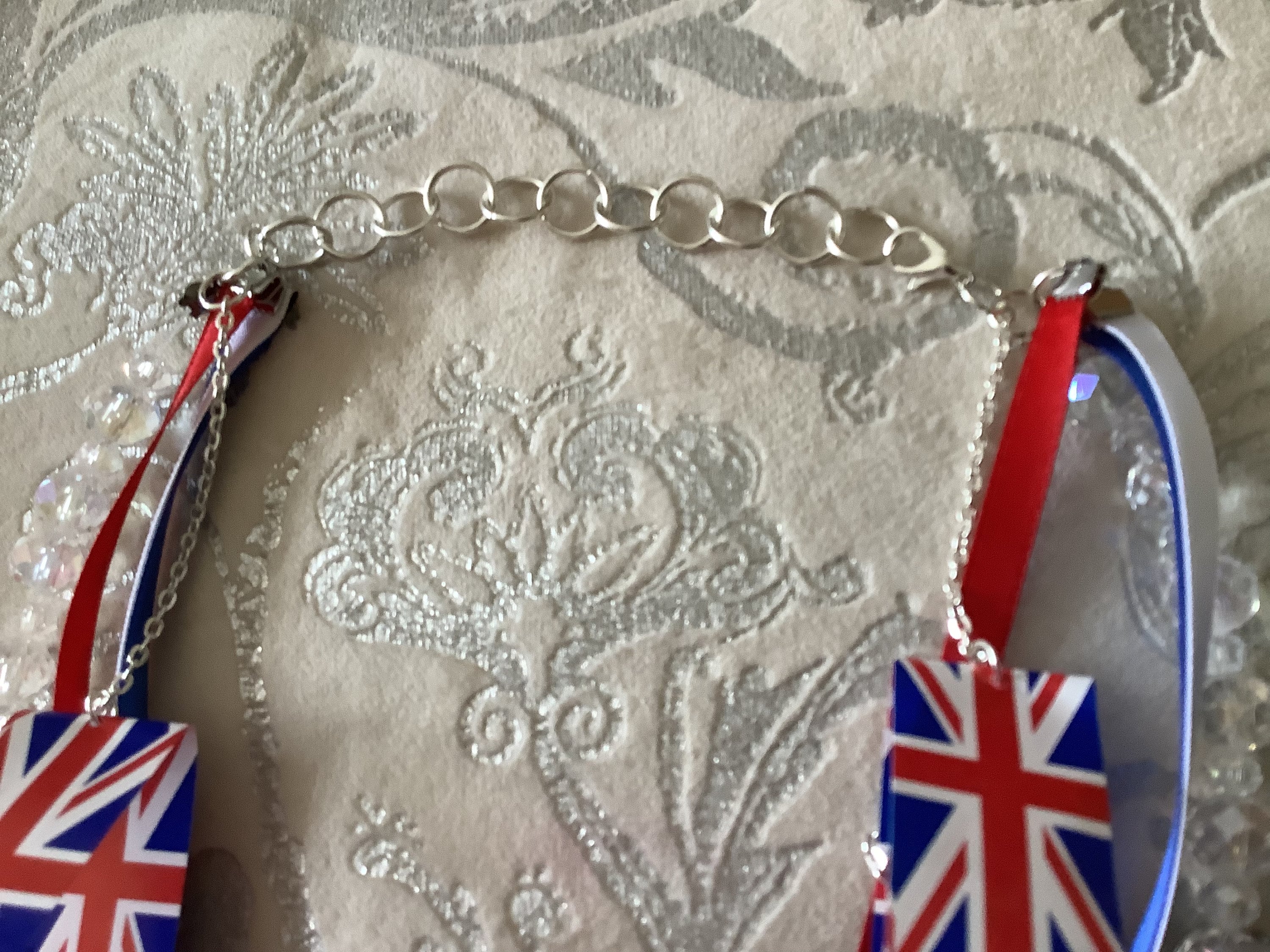 Platinum Jubilee Paper Chain Necklace - Etsy