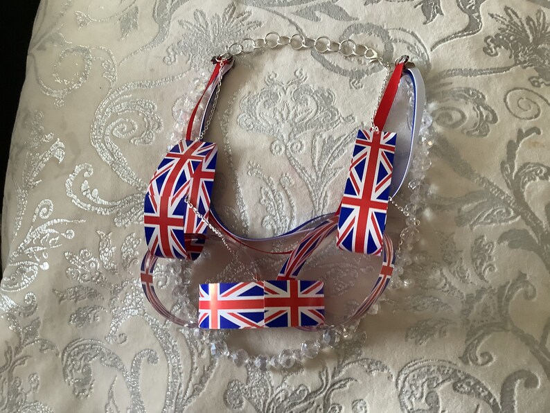 Platinum Jubilee Paper Chain Necklace - Etsy