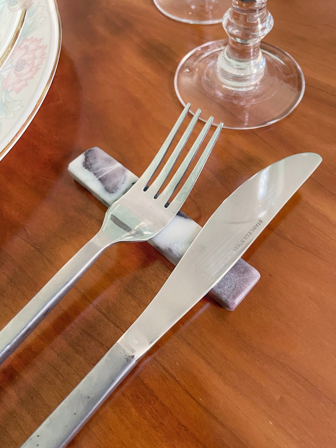 Cutlery Rest Set in Fior Di Pesco Marble - Lifestyle - Chopstick Rest ...