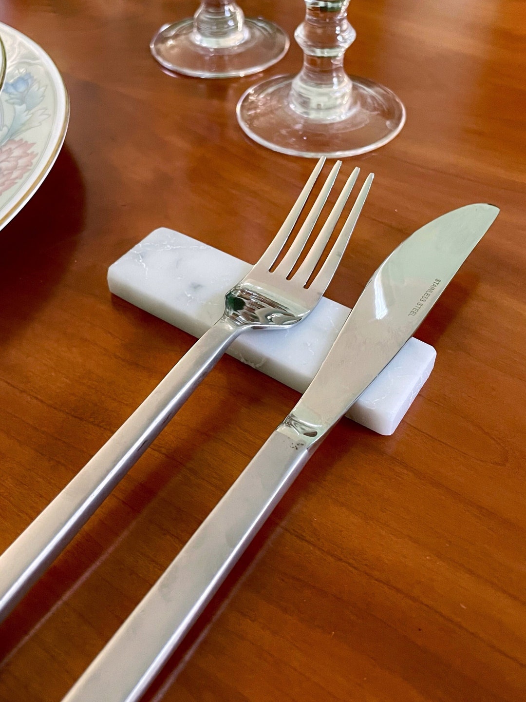 Cutlery Rest Set in White Carrara Marble - Lifestyle - Chopstick Rest ...