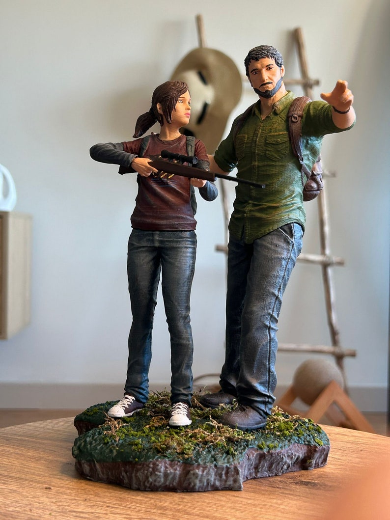 Last of Us Ellie and Joel Figure Gamer - Etsy