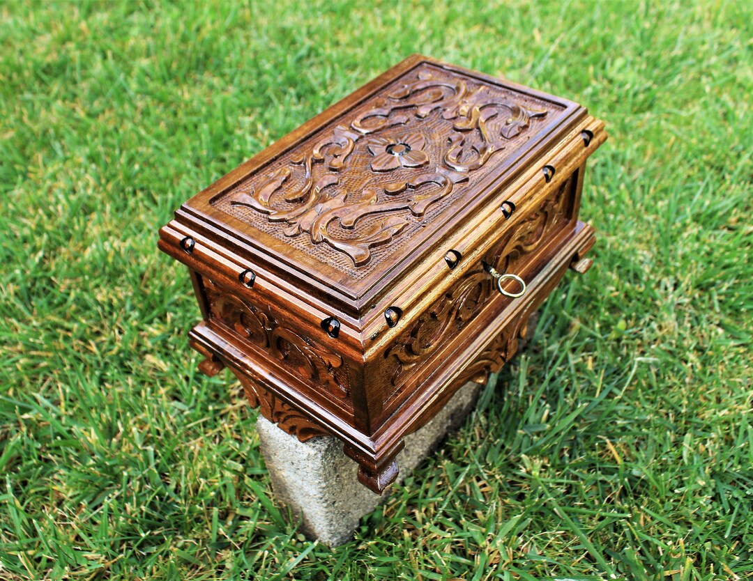 Traditional Handmade Walnut Box,hand Carved Gift Box,jewellery Box ...